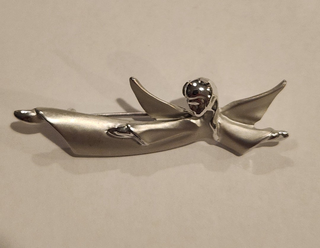 Vintage Silver Tone Guardian Angel Brooch by GIUSTI - Etsy