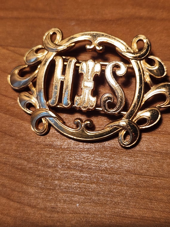 Vintage Rare Gold Tone Monocraft Monogram Brooch pin - Gem