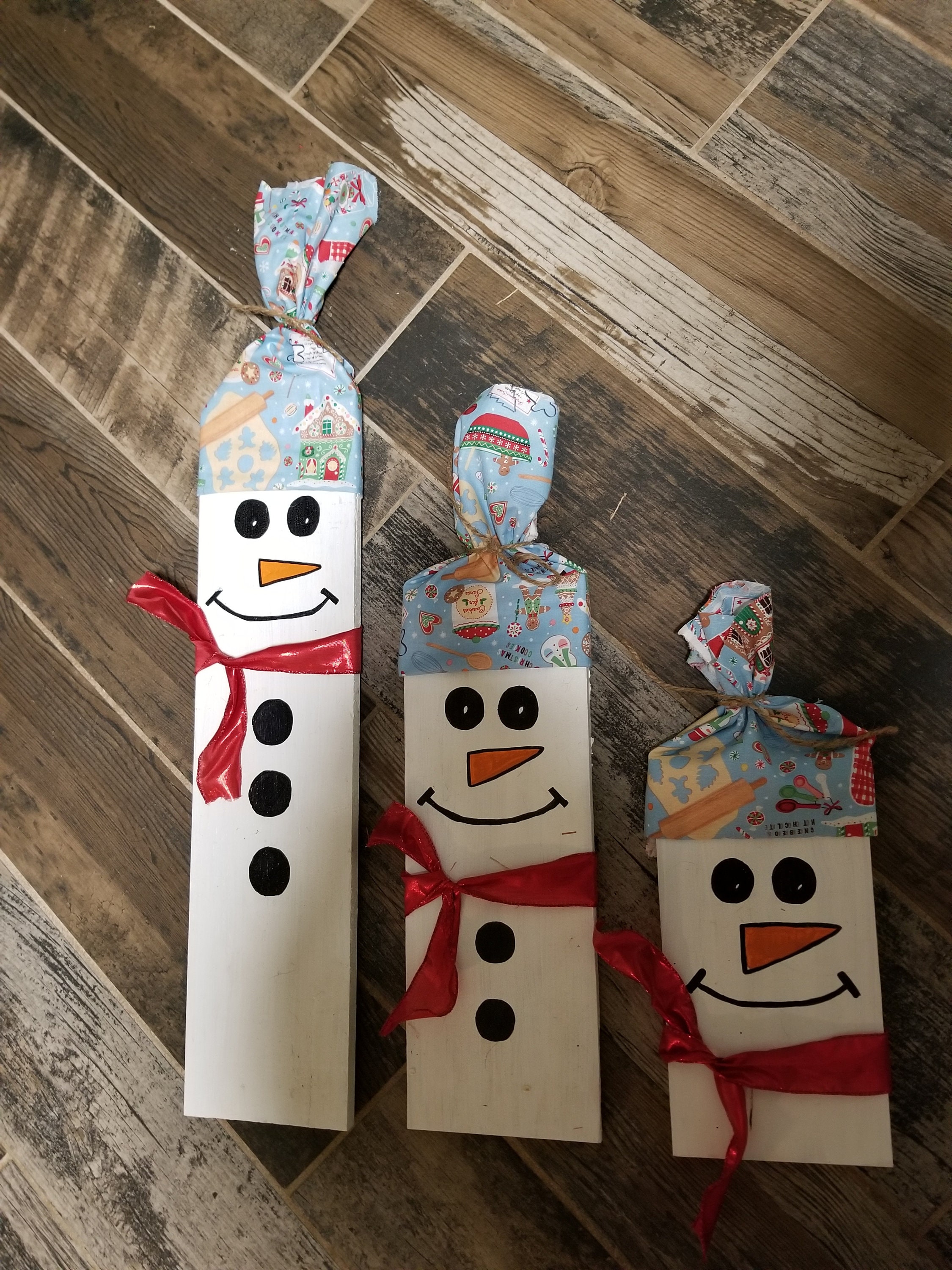 Rustic Wooden Snowmen Set of 3 - Etsy