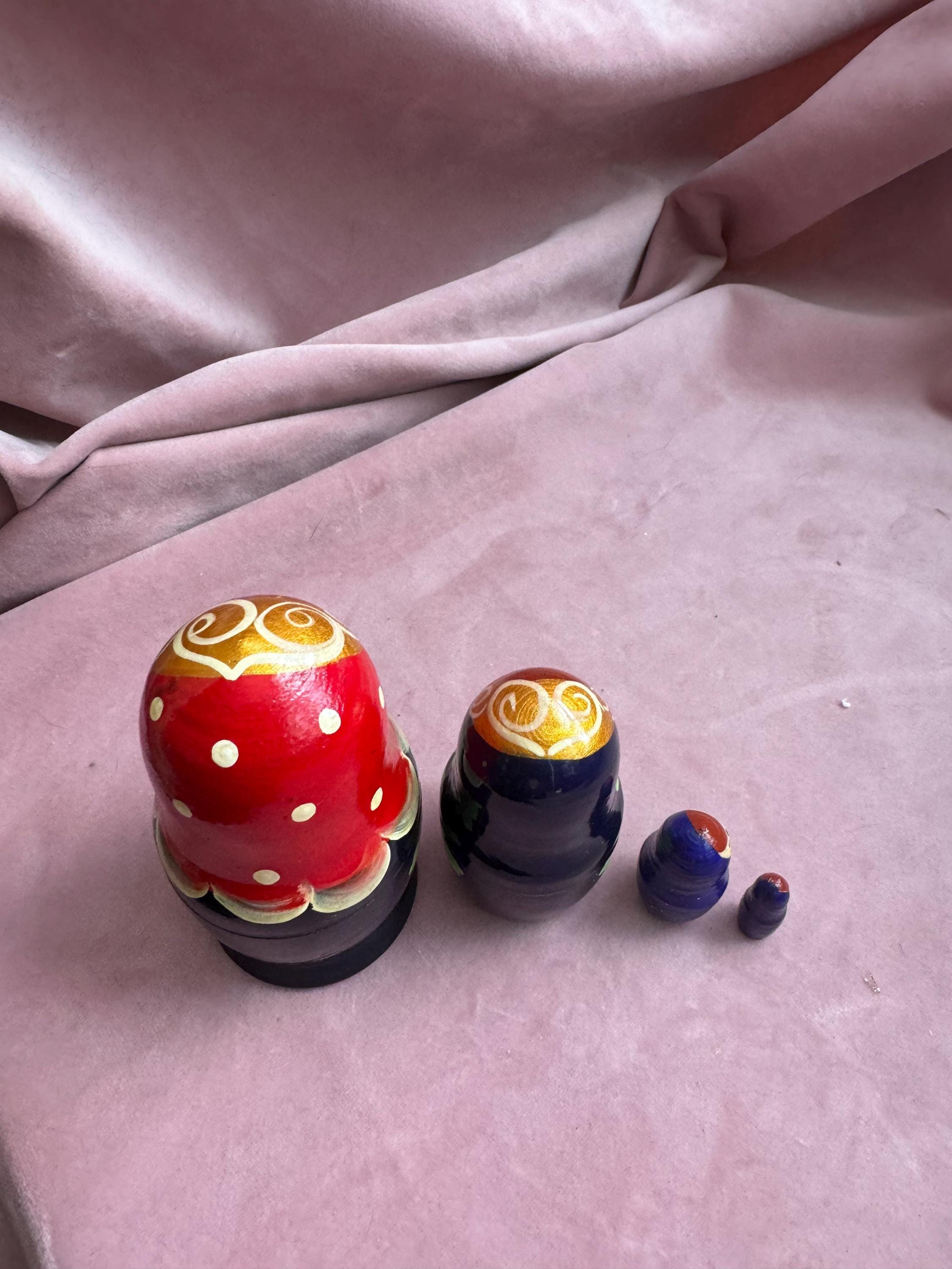 Vintage Nesting Doll. Set of 4 Hand Painted Matryoshka Dolls. - Etsy