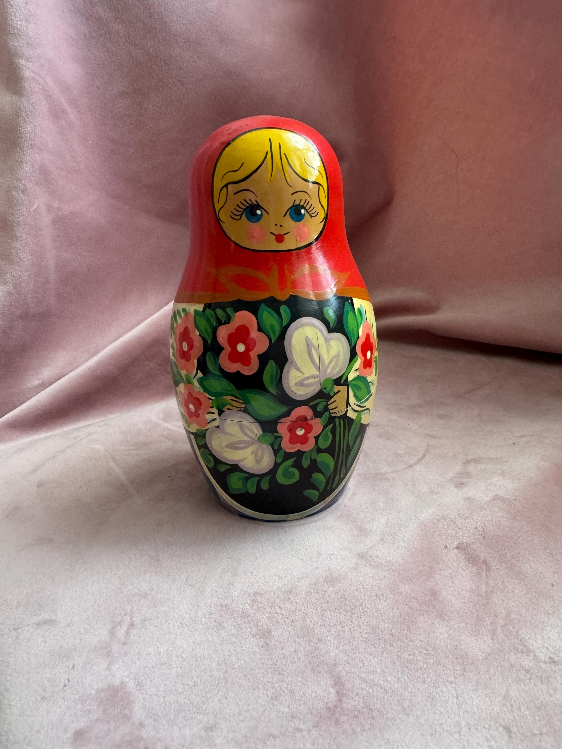 Vintage Nesting Doll. Set of 7 Hand Painted Matryoshka Doll.mother and ...