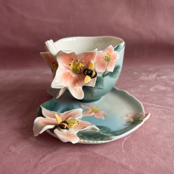 Porcelain Bee Cup - Etsy
