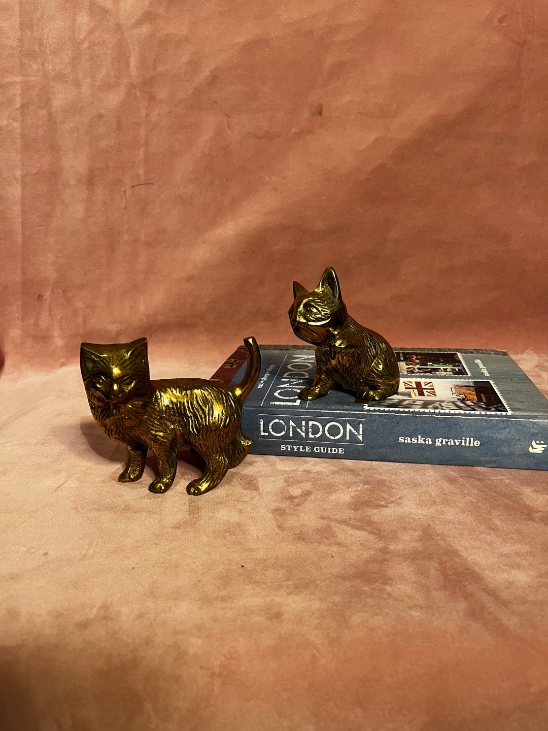 Vintage Pair of Brass Cat Figurine, Brass Figurine, Brass Cats. - Etsy