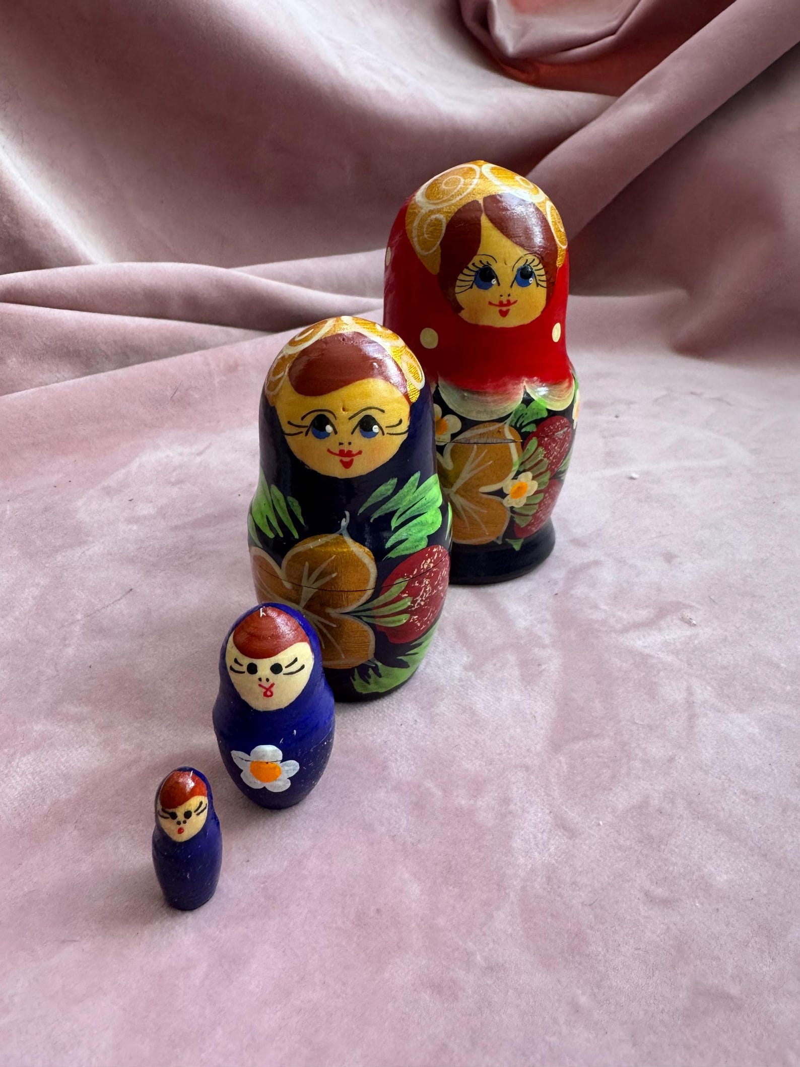 Vintage Nesting Doll. Set of 4 Hand Painted Matryoshka Dolls. - Etsy
