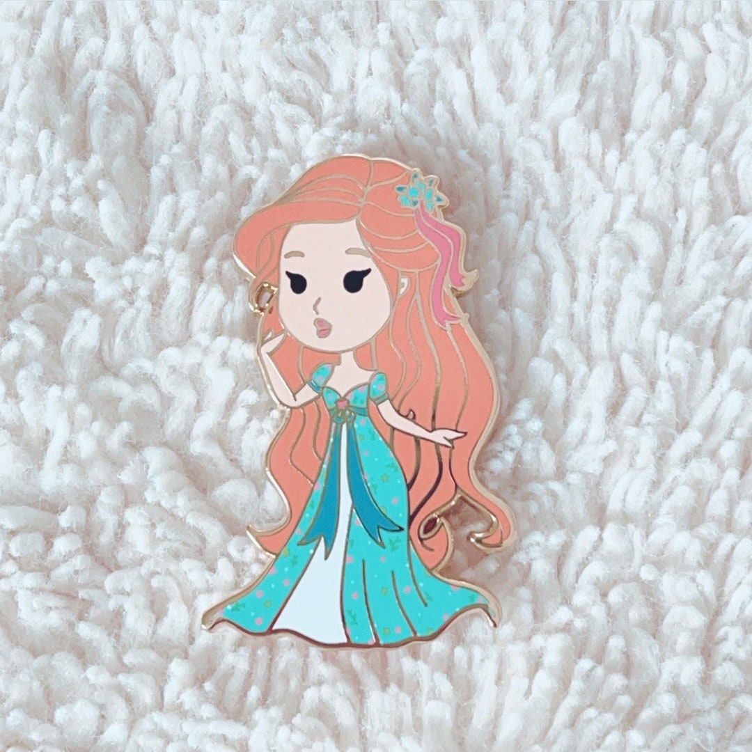 CHIBI GISELLE CURTAIN - Etsy