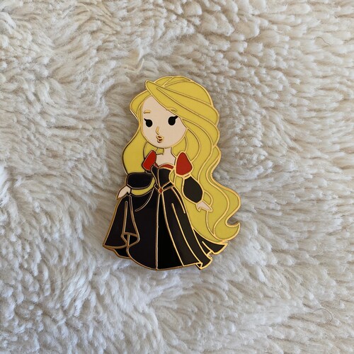 Swan Princess Inspired Moon Lapel Pin - Etsy