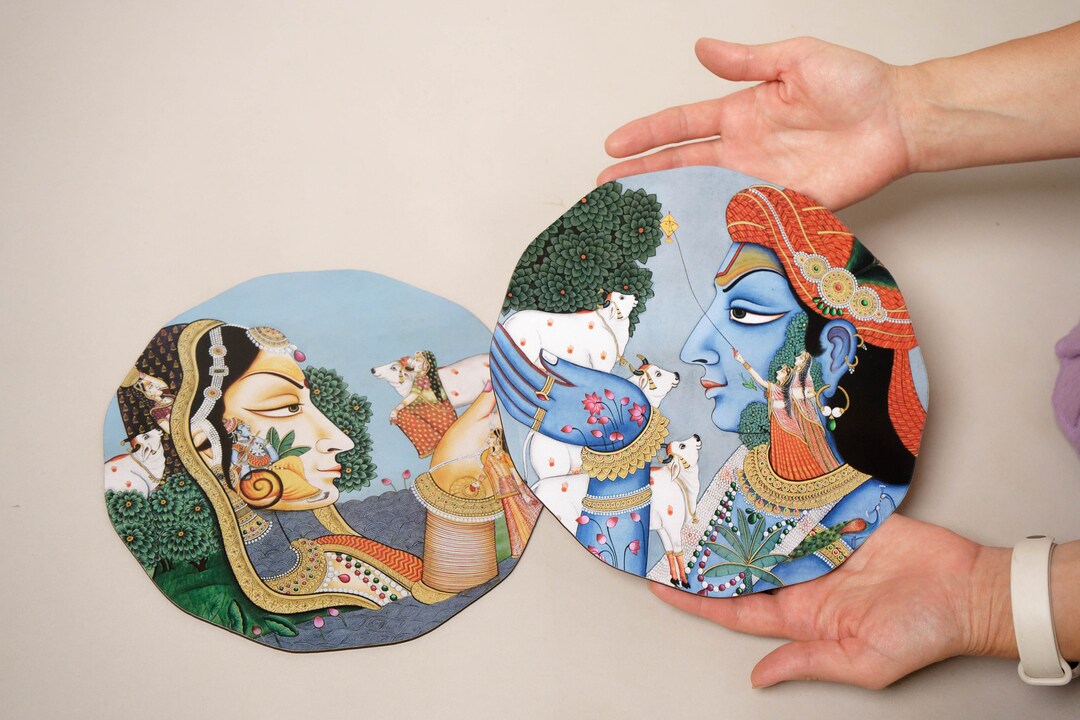 Radha Krishna Round Shape Wooden Wall Hanging Decor Decorative Hanging ...