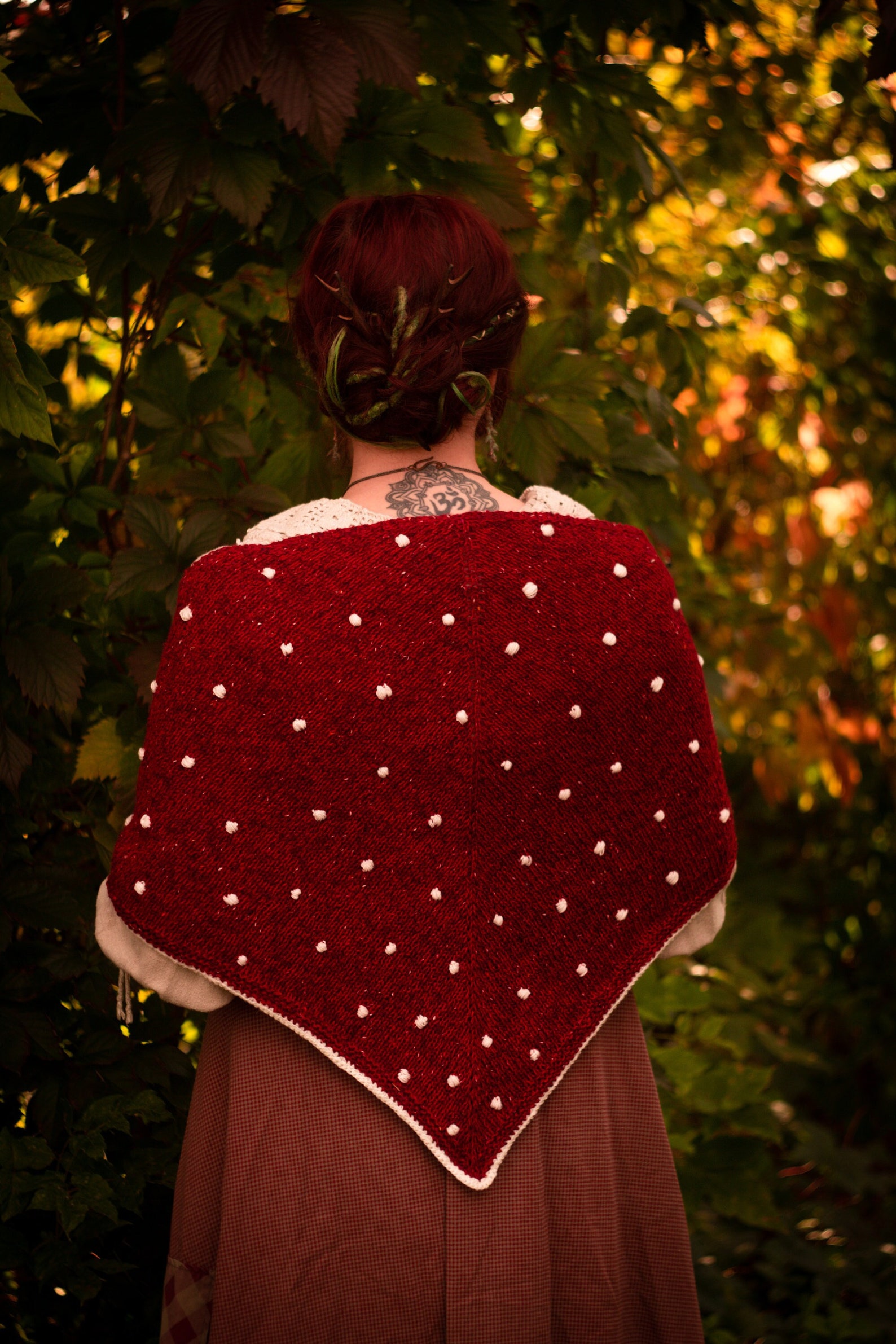 Amanita Triangular Woodland Knitted Shawl. Magical Witch Cape. Caring ...