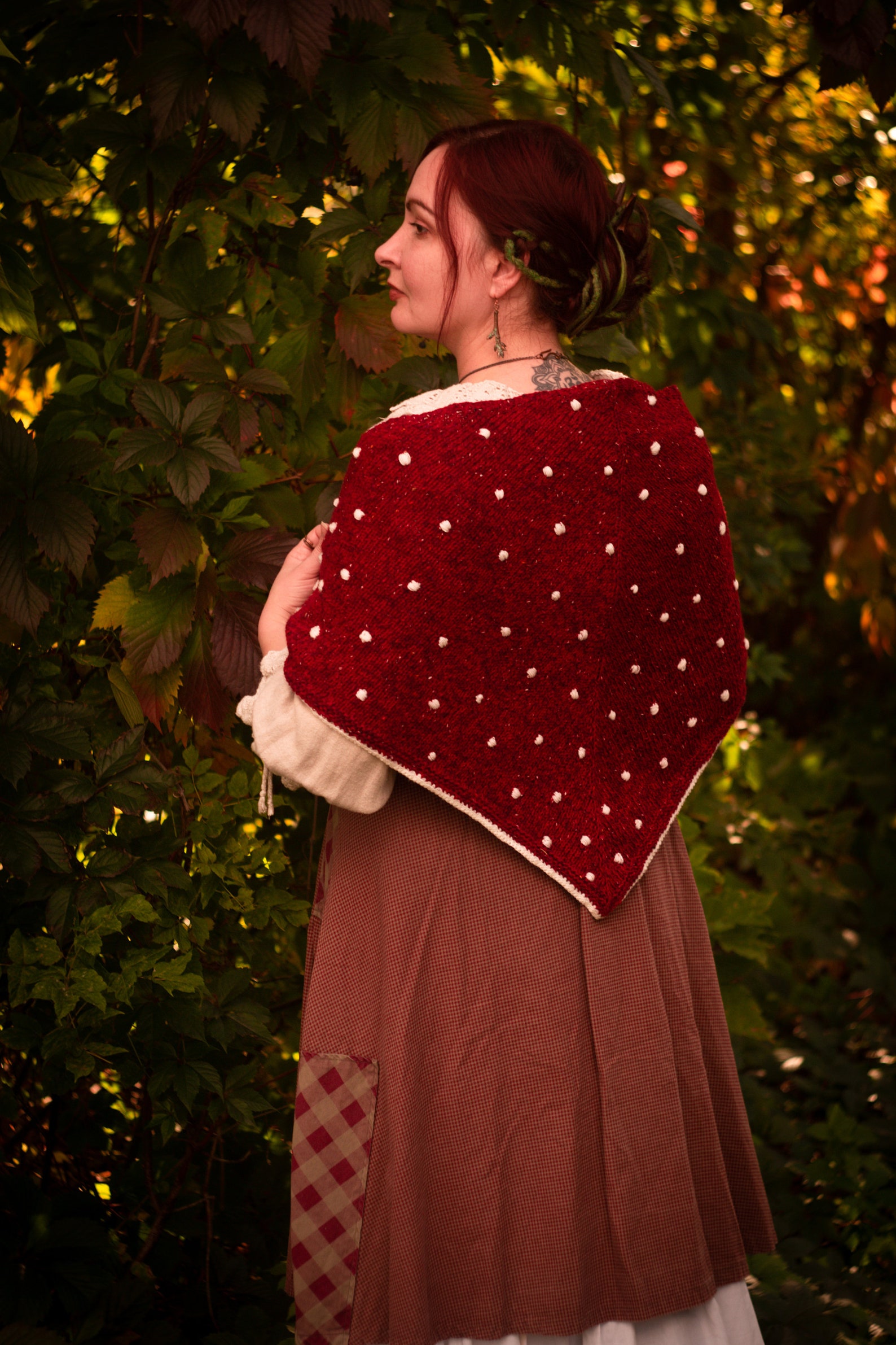 Amanita Triangular Woodland Knitted Shawl. Magical Witch Cape. Caring ...