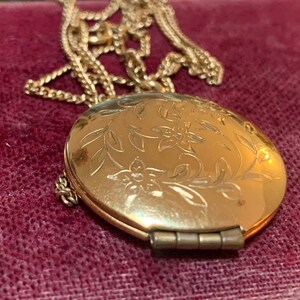 Vintage 12k Gold Filled Floral Etched Locket Wells Co Mid Century Gold ...