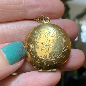 Vintage 12k Gold Filled Floral Etched Locket Wells Co Mid Century Gold ...