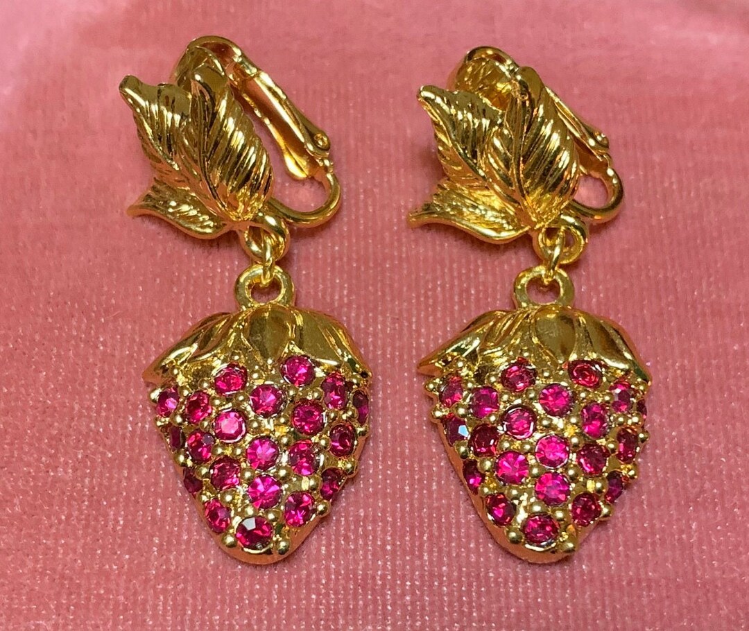 Vintage Avon Gold Strawberry Clip on Earrings in Original Box Fuchsia ...