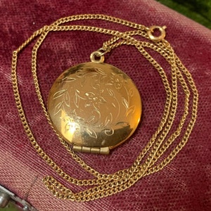 Vintage 12k Gold Filled Floral Etched Locket Wells Co Mid Century Gold ...