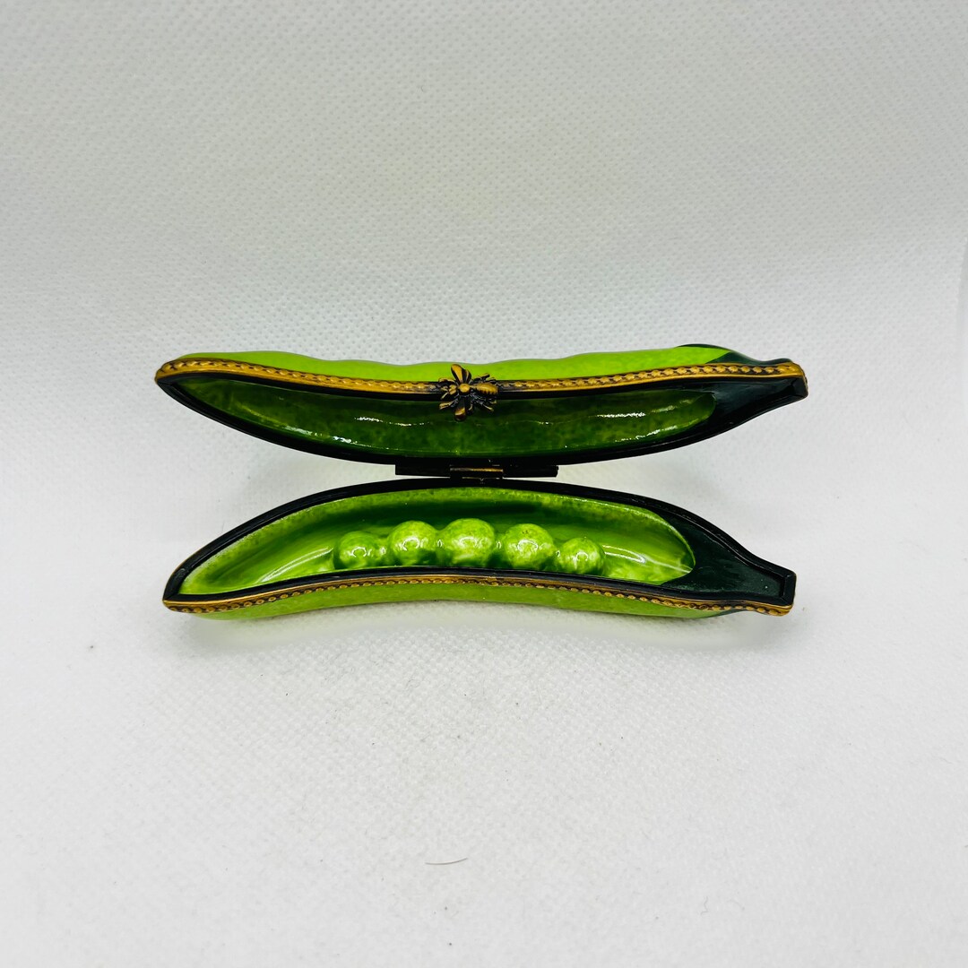 Cutest Peapod W/ Peas Limoges Trinket Box Peint Main hand-painted in ...