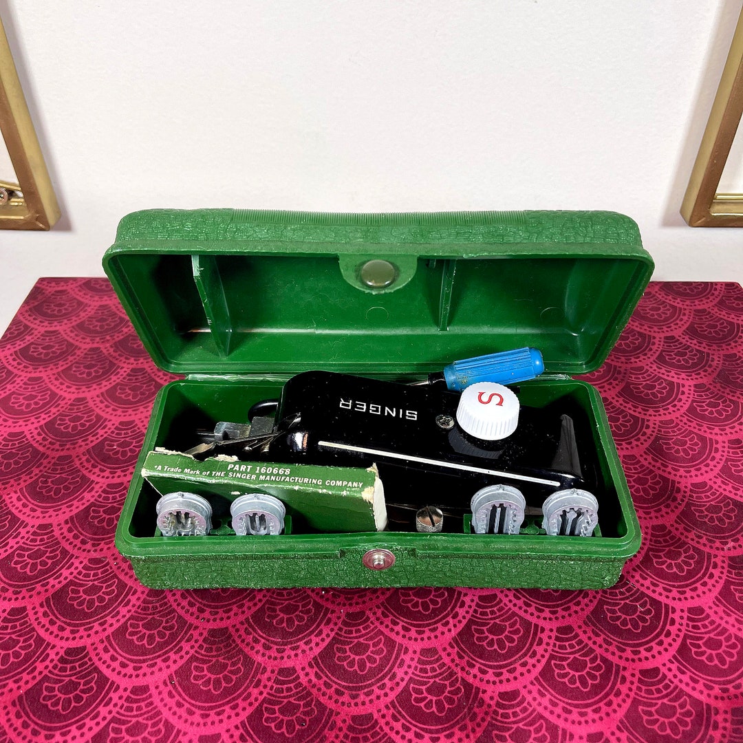 Vintage Singer Sewing Machine Buttonholer Set No. 160506 W/ 9 Templates ...