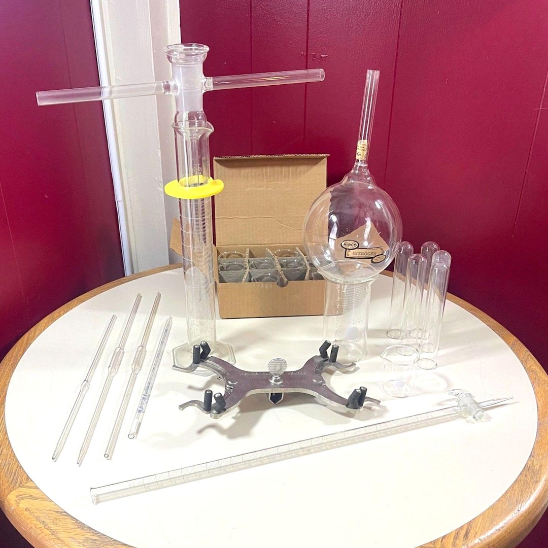 Vintage Lot of Chemistry Equipment, Pyrex, Flask, Beakers, Tubes ...