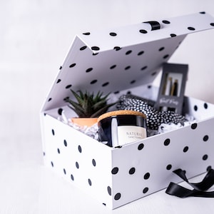 Spotty Black and White Gift Box With Ribbon and Magnetic Closure - Etsy UK