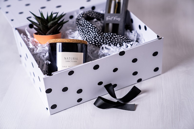 Black and White Gift Box With Spotty Pattern Magnetic Gift - Etsy