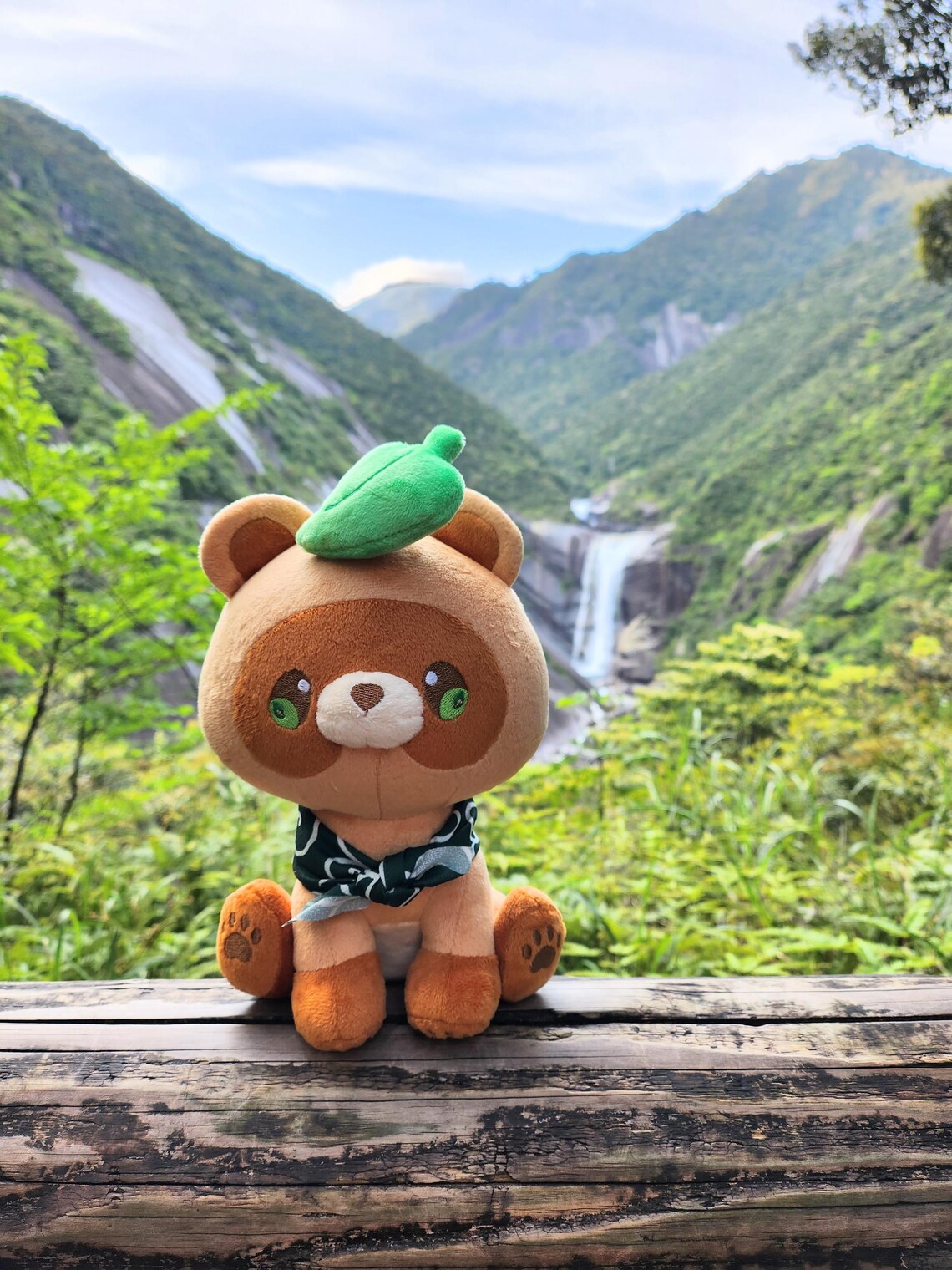 Poko the Tanuki Plushie - Pon Plush With Magnetic Leaf Accessory ...