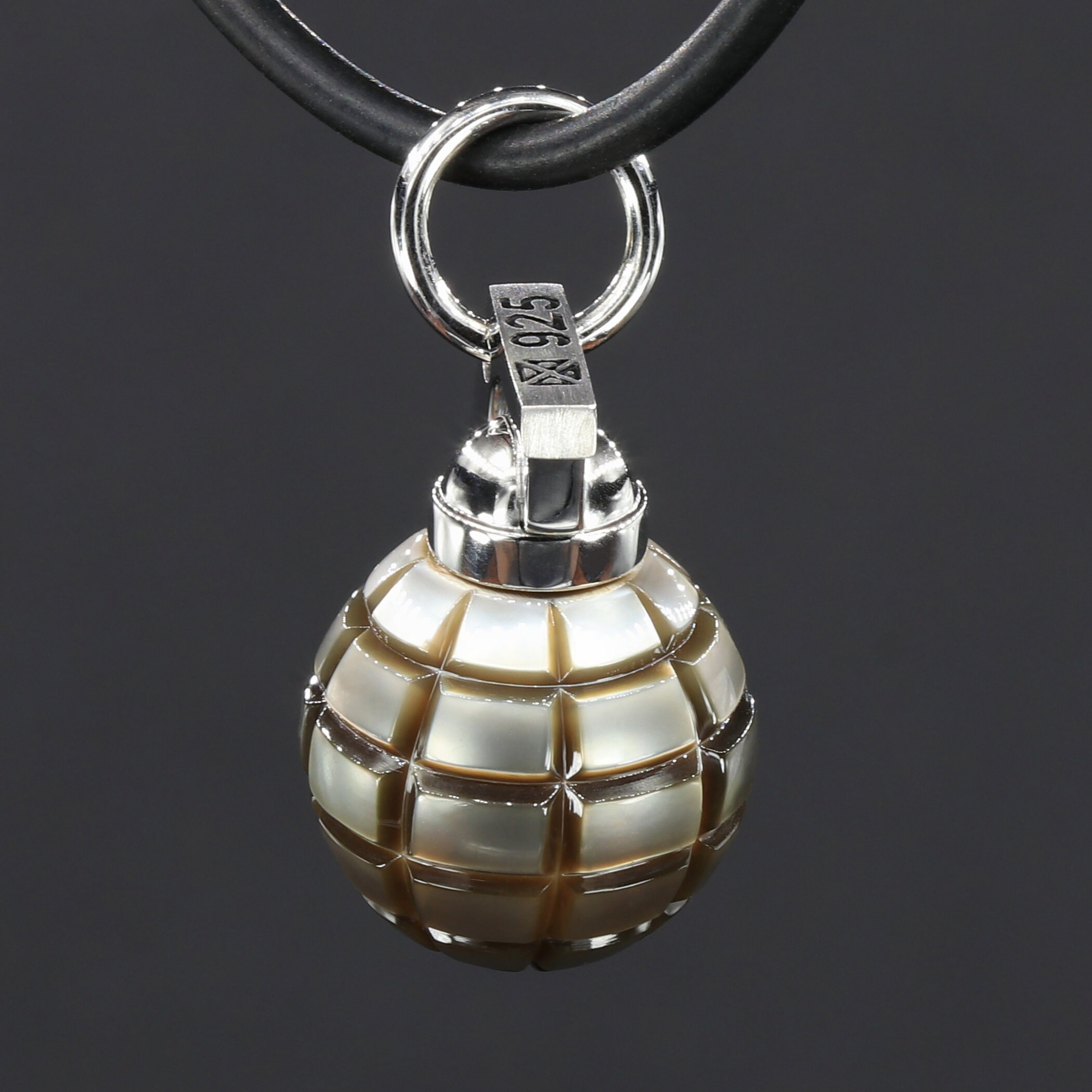Grenade Hand Carve Tahitian Pearl 13.3mm, Grenade Silver Pendant, Hand ...