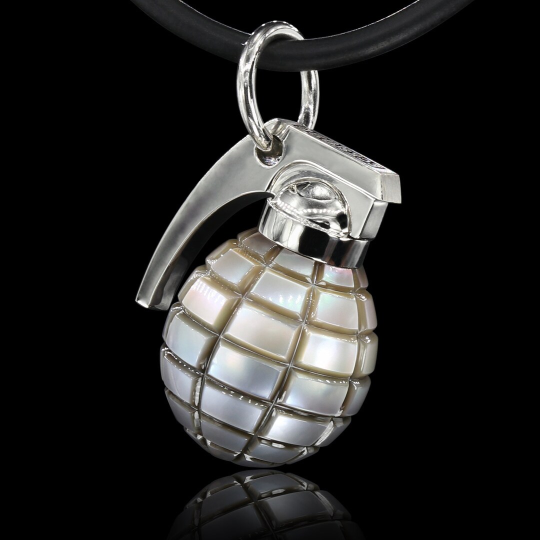 Grenade Hand Carve Tahitian Pearl 13.3mm, Grenade Silver Pendant, Hand ...