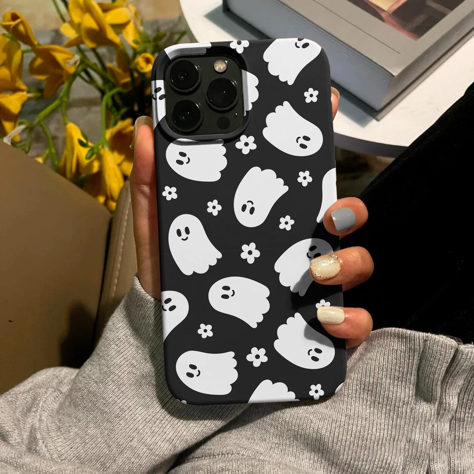Floral Ghost Seamless Pattern Halloween Ghost Daisy Seamless Digital ...