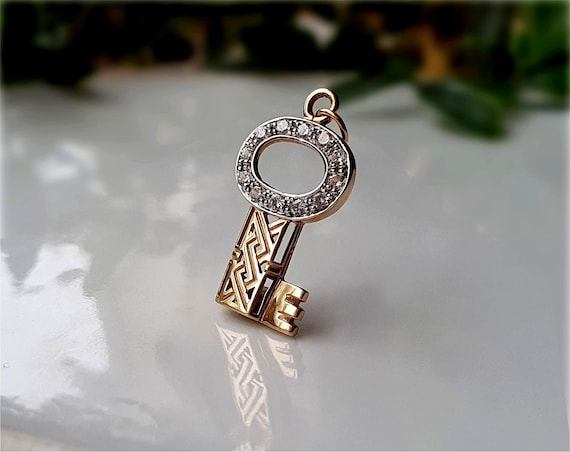 INCREDIBLY RARE Large Genuine Vintage 9ct Gold Key Ch… - Gem