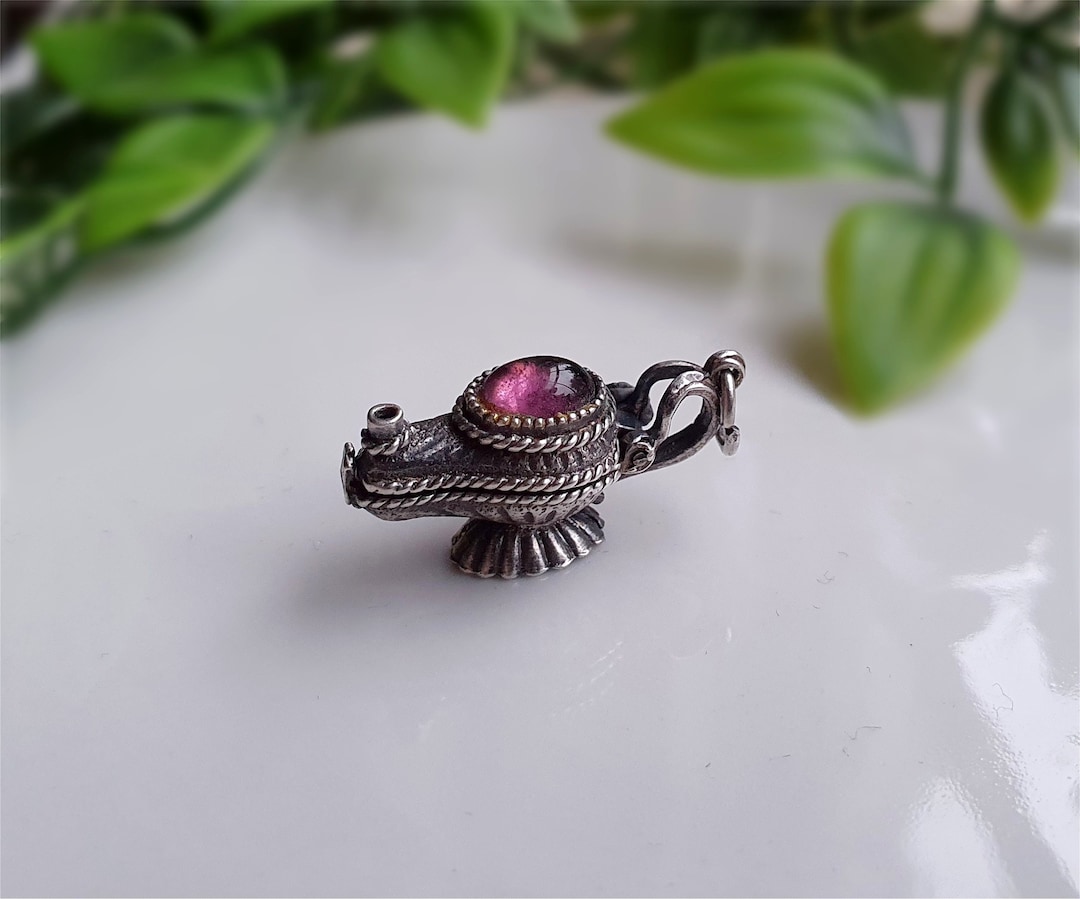 STUNNING RARE Gemset Vintage Silver Genie in a Lamp Charm, OPENS to ...