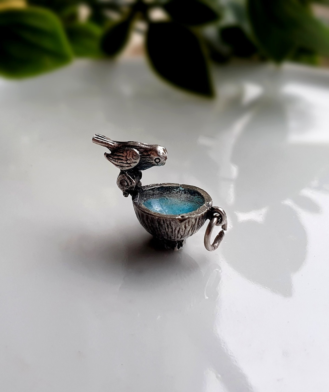 UNUSUAL Moving Vintage Silver Bird Drinking From Bird Bath Charm ...