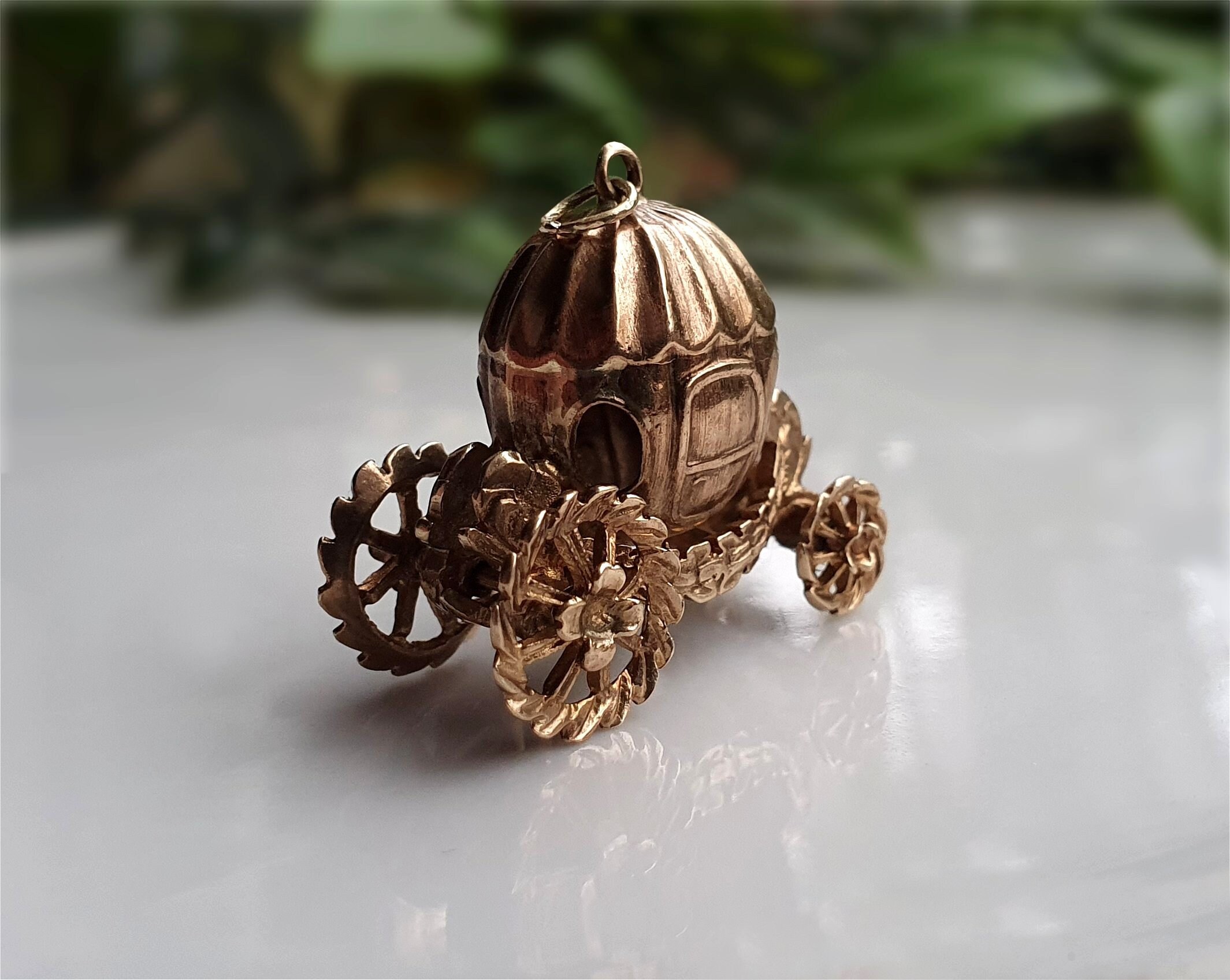 INCREDIBLY RARE 1965 Vintage 9ct Gold Royal Chariot Charm, One of the ...