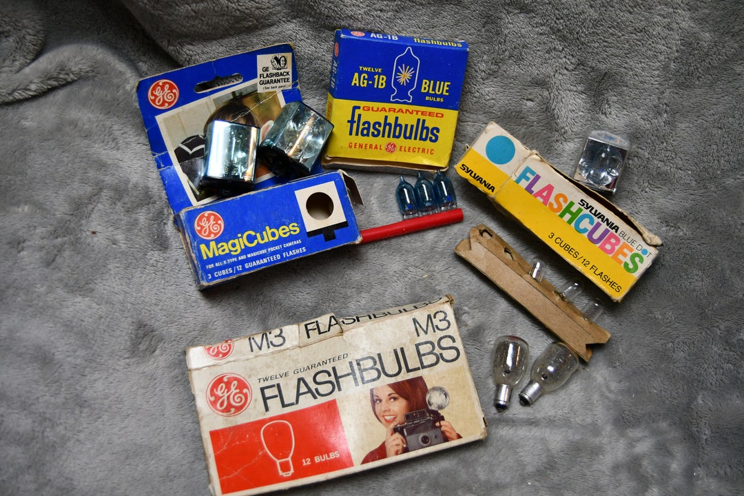 Bag of Misc Vintage Flash Bulbs: GE Flash Cubes - 3? Used/4 Unused/ge ...