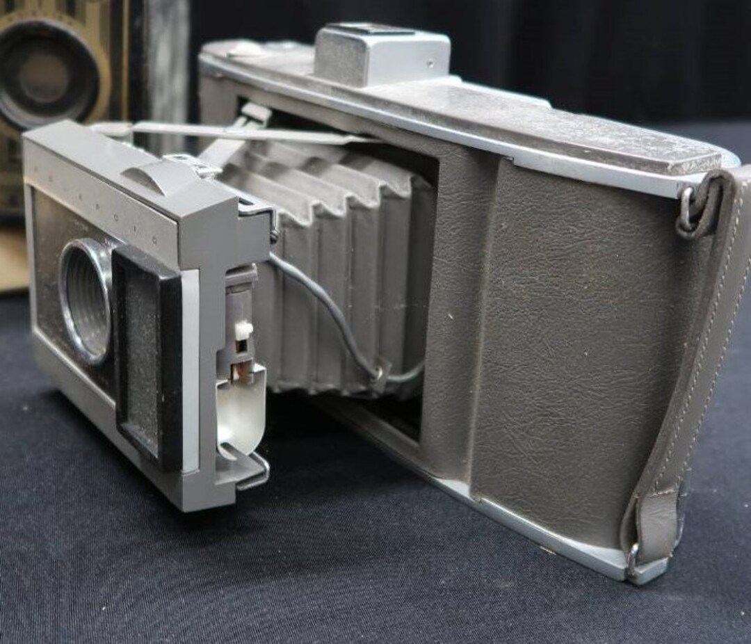 Vintage Polaroid Land Camera Model J66 / Produced in Early - Etsy