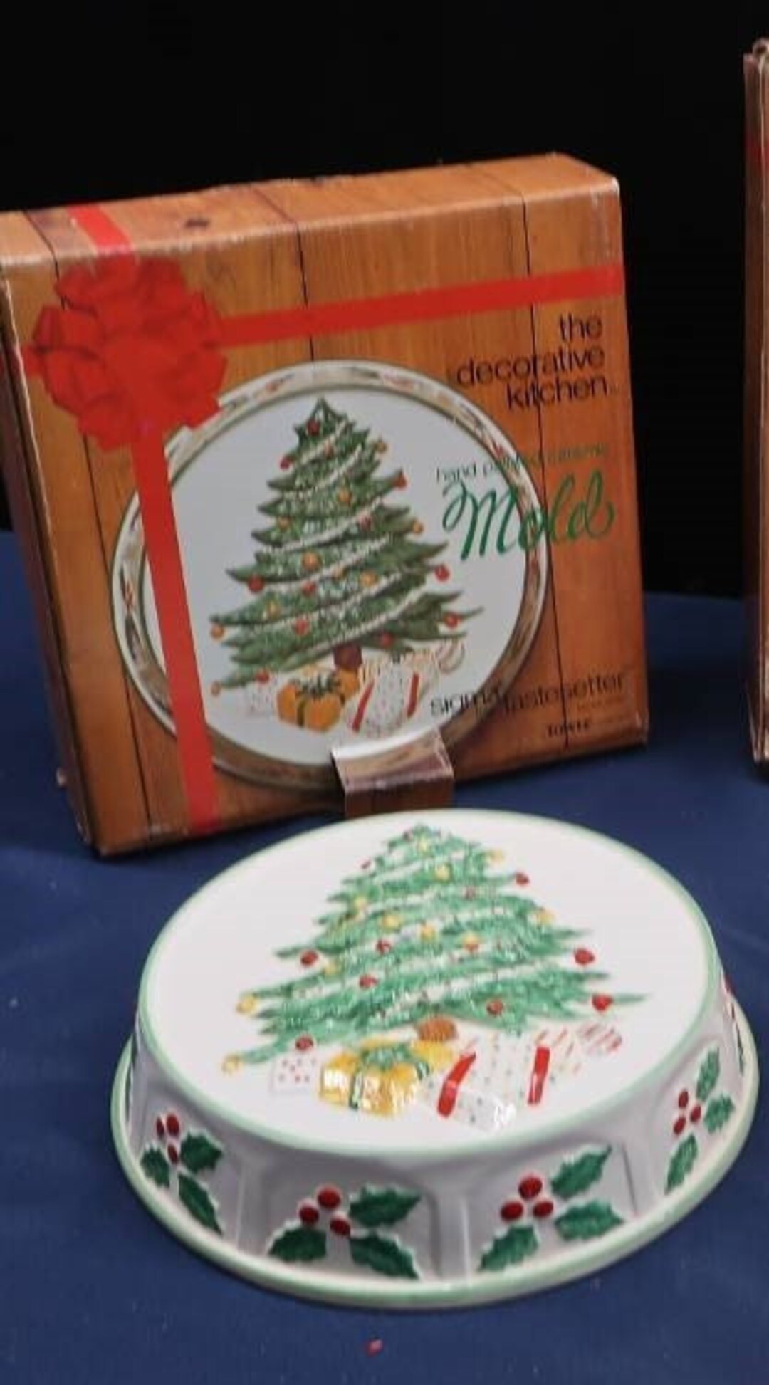 Vintage 1982 Sigma the Tastesetter Hand Painted Ceramic Christmas Tree ...