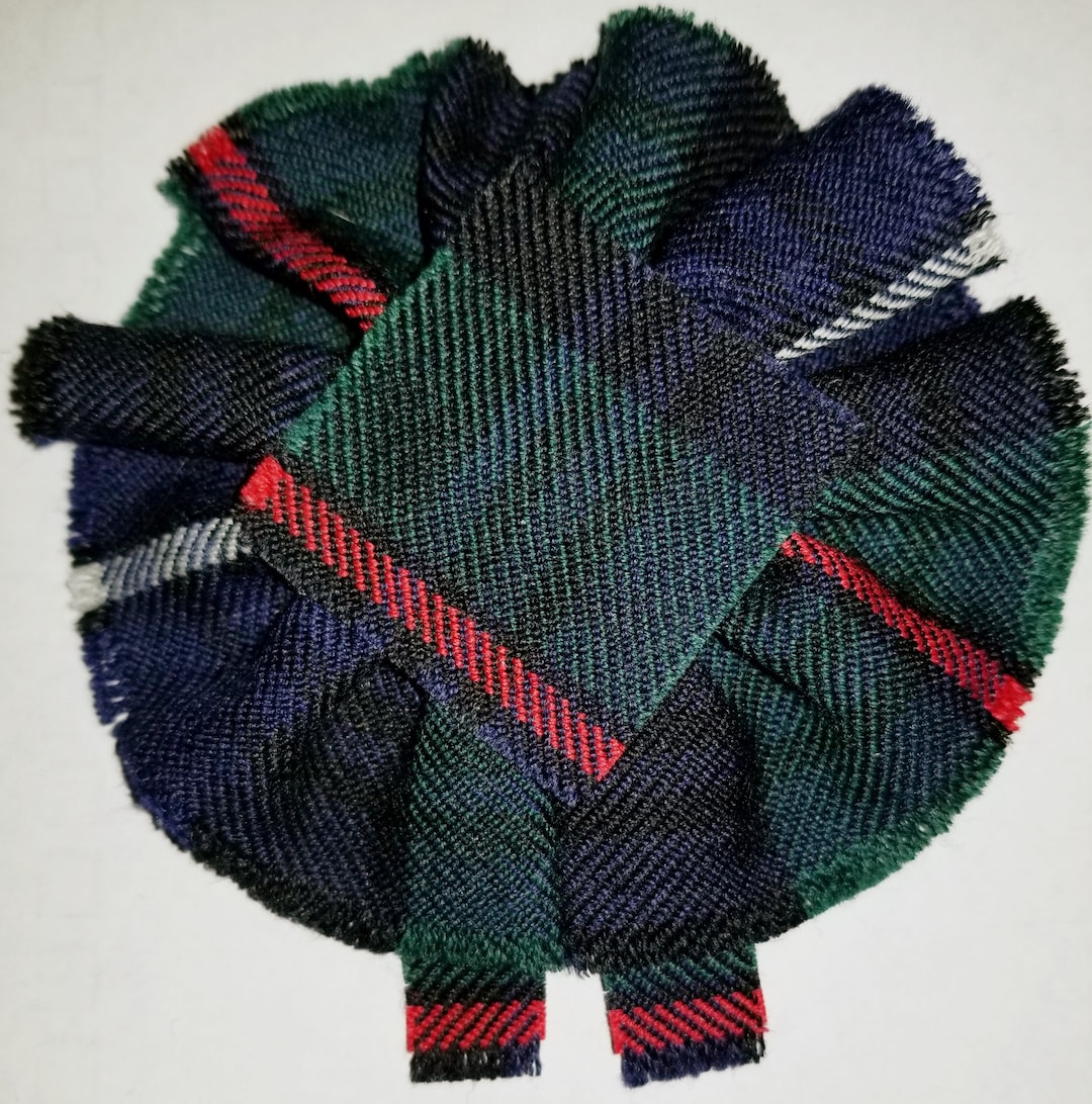 Robertson Hunting Modern Tartan, Scottish Blossom, Wool Tartan Rosette ...