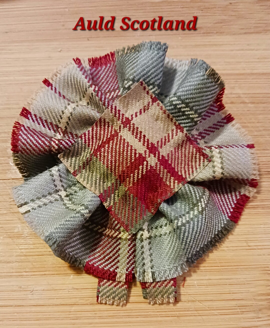 Auld Scotland Tartan as Scottish Blossom, Wool Tartan Rosette to ...