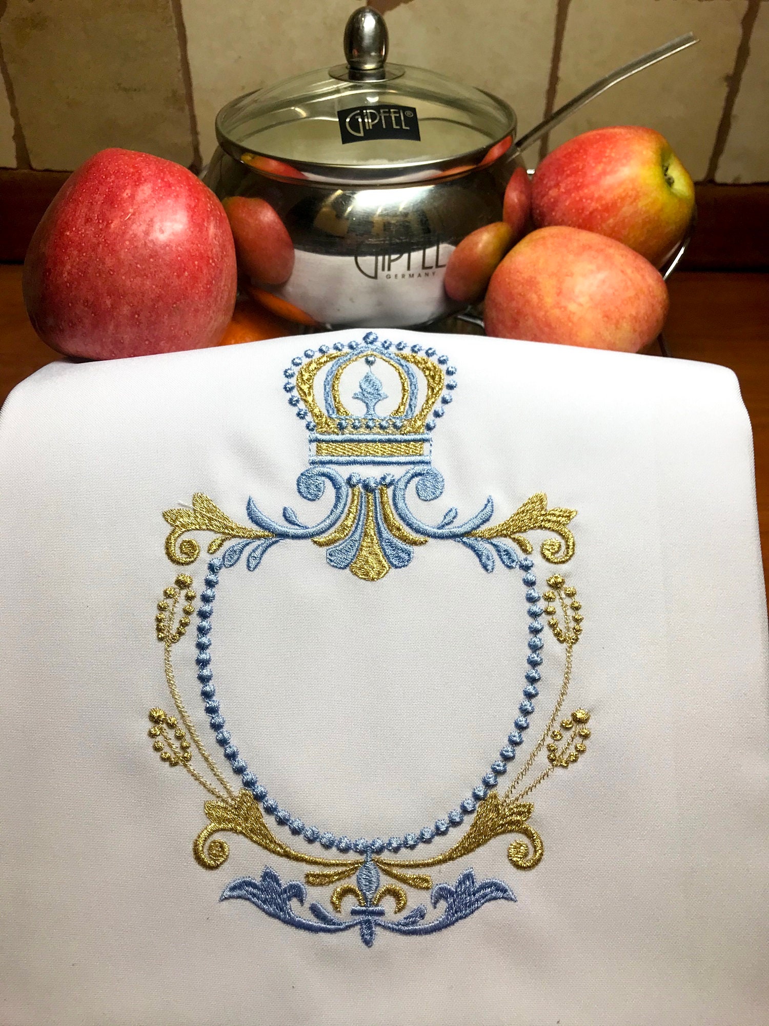 Crown Monogram Frame Machine Embroidery Design 2 Sizes Fit 5x7" 5 1/2x ...