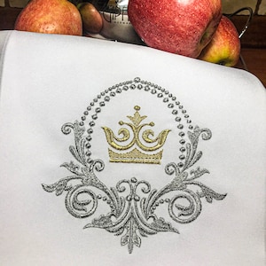 Crown Monogram Frame Machine Embroidery Design Set: Crown + Frame ...