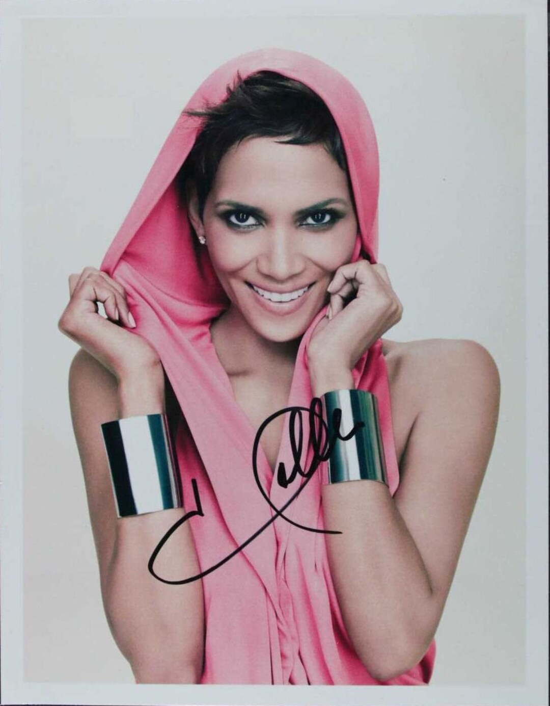 Halle Berry Signed Autographed Glossy 8x10 Photo COA - Etsy