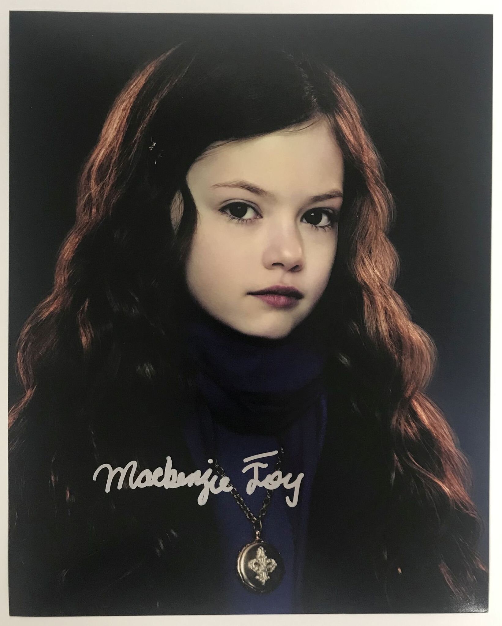 Mackenzie Foy Signed Autographed twilight Glossy 8x10 Photo Lifetime ...