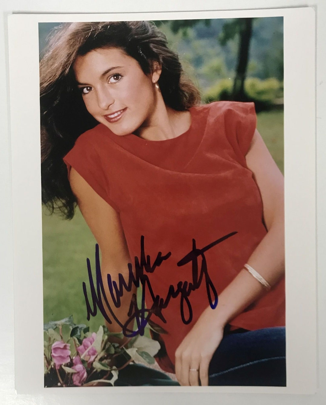 Mariska Hargitay Signed Autographed Glossy 8x10 Photo Lifetime Coa Etsy