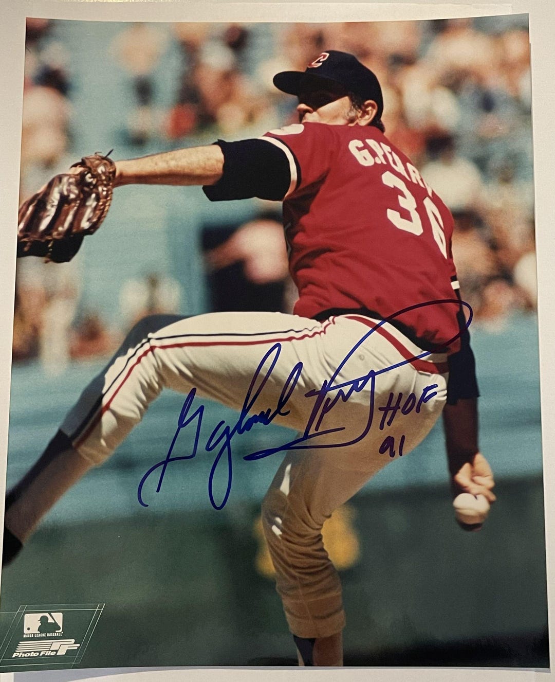 Gaylord Perry Signed Autographed Glossy 8x10 Photo Cleveland Indians ...