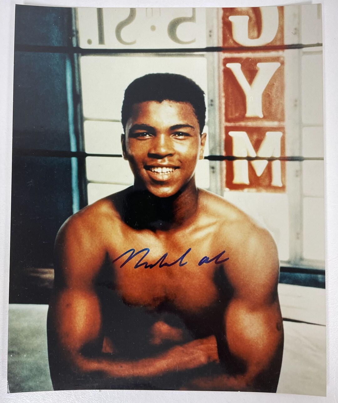 Muhammad Ali (d. 2016) Signed Autographed Glossy 8x10 Photo - COA ...