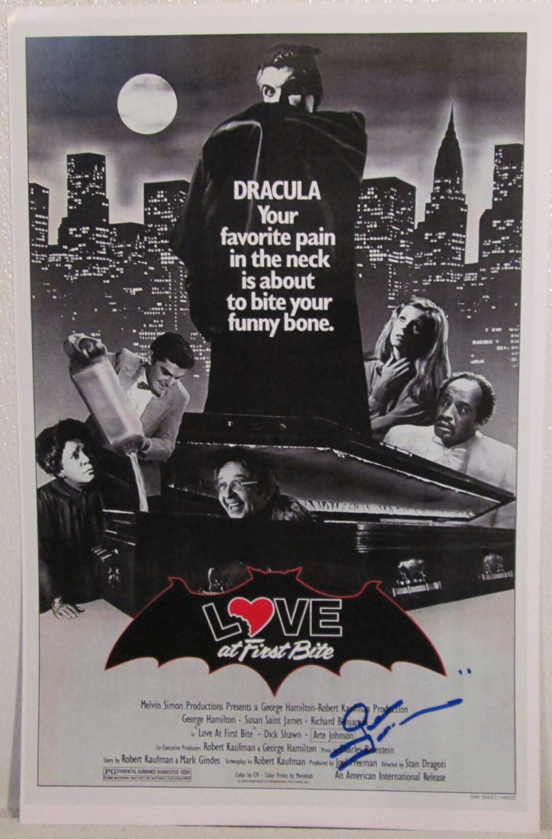 George Hamilton Signed Autographed "love at First Bite" Glossy 11x17 ...