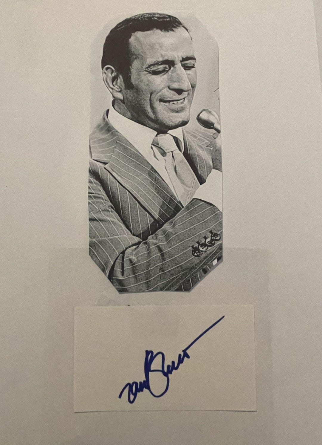 Tony Bennett (d. 2023) Signed Autographed Vintage Signature 8.5x11 ...