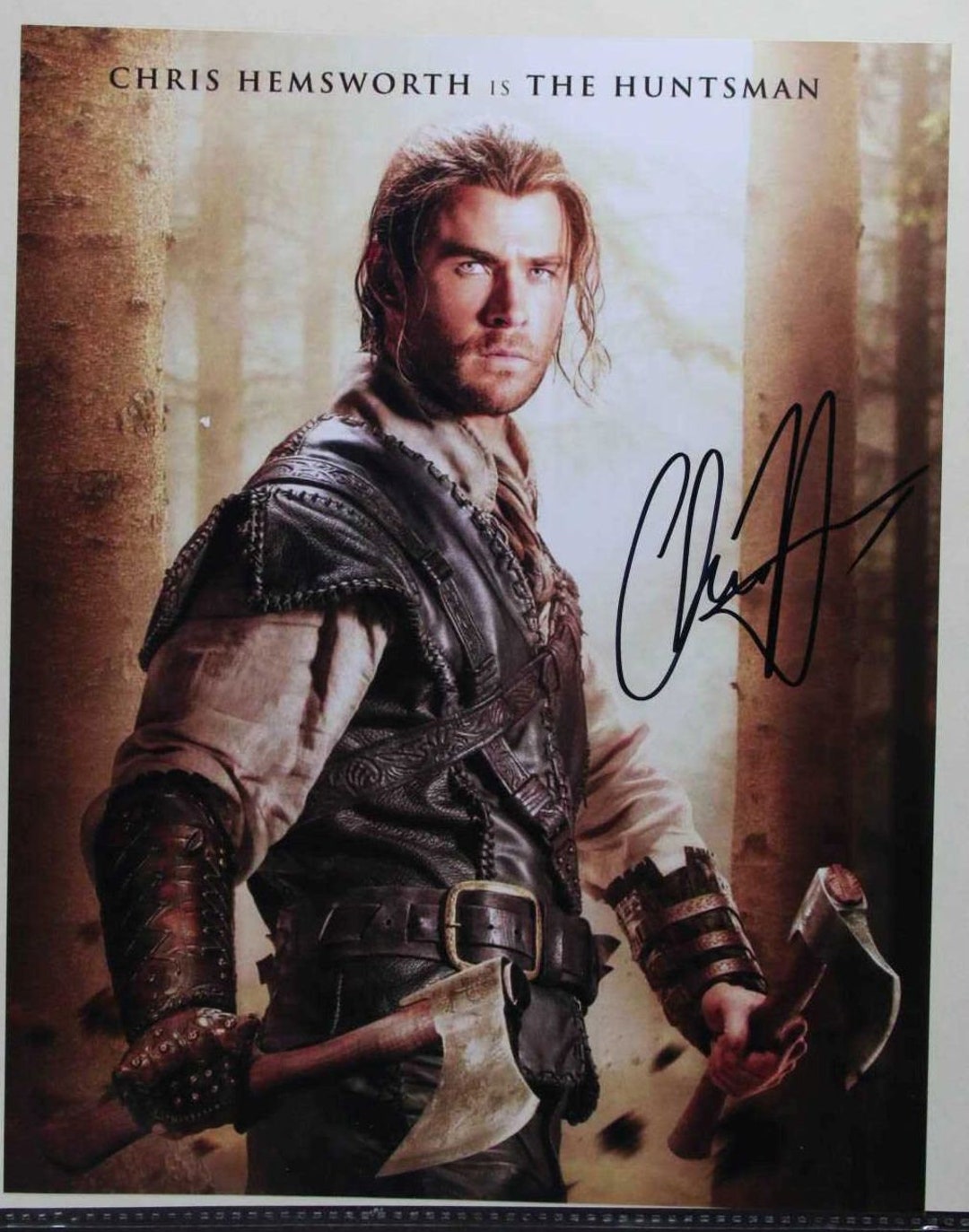 Chris Hemsworth Signed Autographed the Huntsman Glossy 8x10 Photo ...