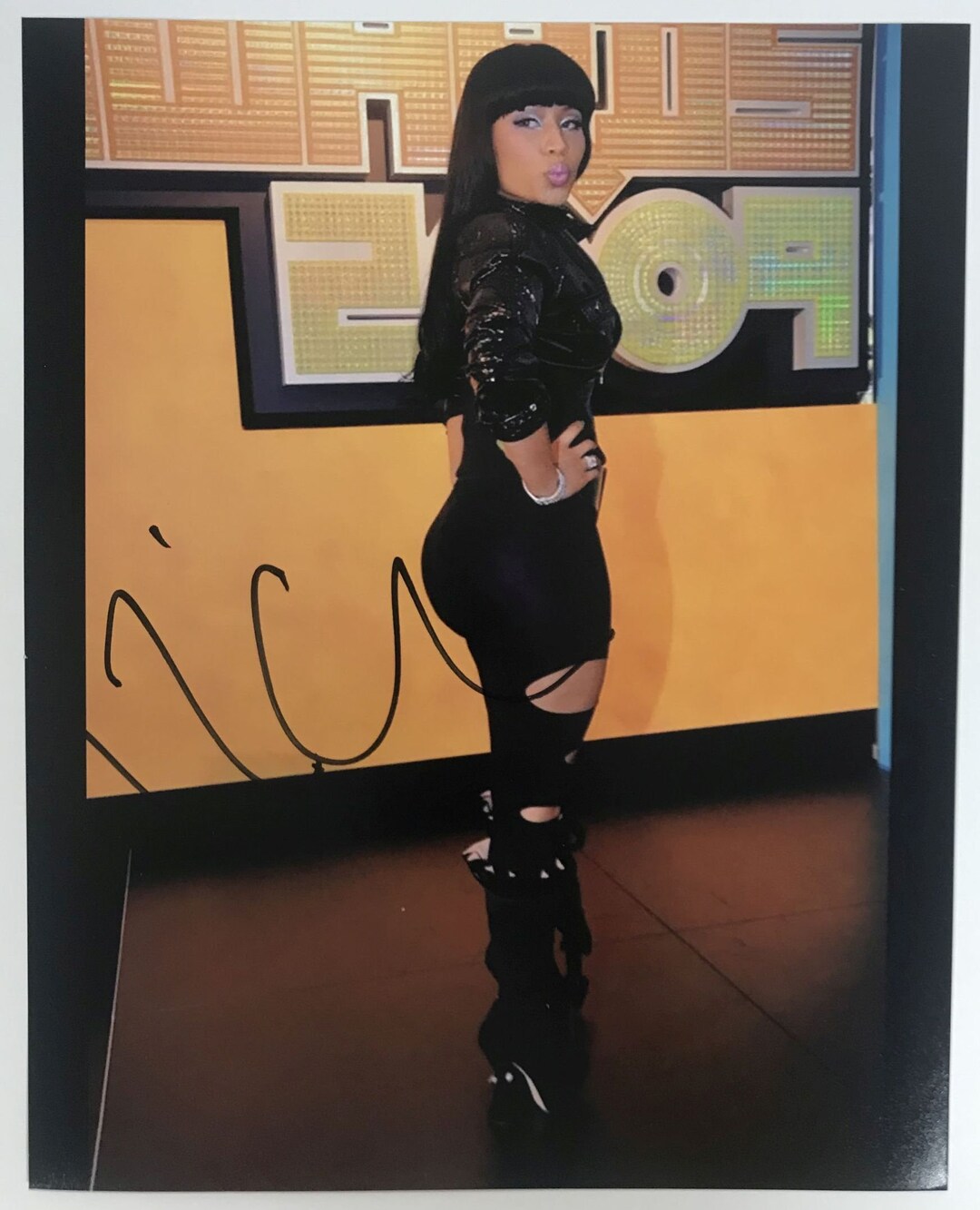 Nicki Minaj Signed Autographed Glossy 8x10 Photo Lifetime COA - Etsy