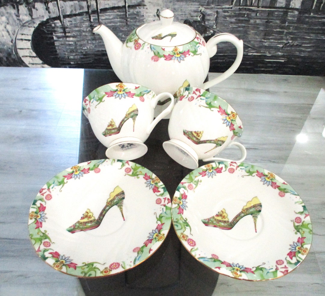 Royal Elfreda Porcelain Tea Set for Two Set Design by Allison L.L. Fine ...