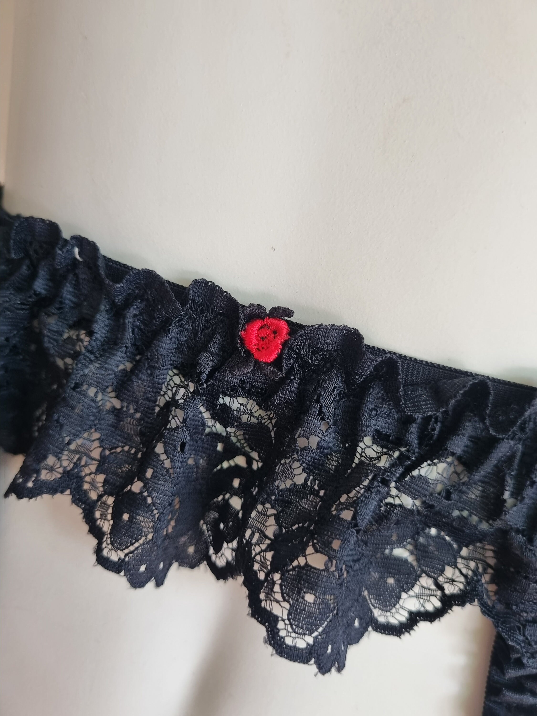 Vintage Bendon 1960's Made in NZ Black and Red Rose Beautiful Classy ...