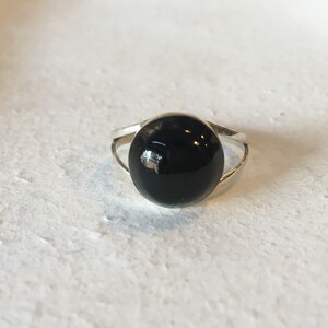 Natural Black Round Jet Stone Ring, Round Black Stone Ring, Sterling ...