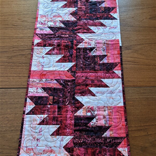 Zig Zag Table Runner - Etsy